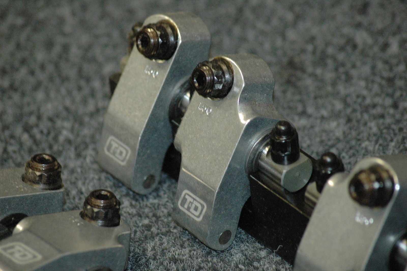 T&D TD2300-60-50 Chev Small Block w/ Afr 227/235 Eliminator Heads Roll ...